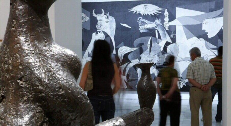 Where and how to see Picasso's Guernica in Madrid: opening times
