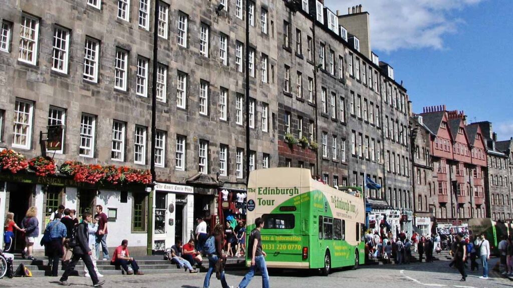 Royal Mile, this is the experience of visiting the heart of Edinburgh