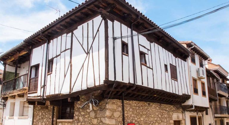 Qué ver en Candeleda (Ávila), pueblo bonito con arquitectura tradicional